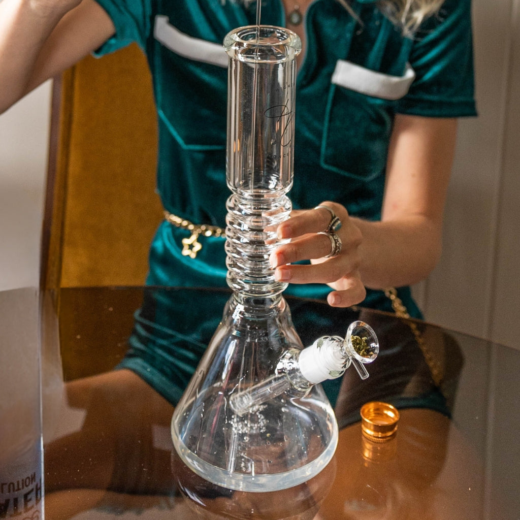 How Much Water In A Bong Glass Bongs Australia