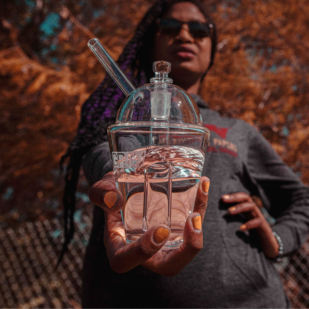 Small Bongs 101: A Guide For Small Bong Beginners – Glass Bongs Australia