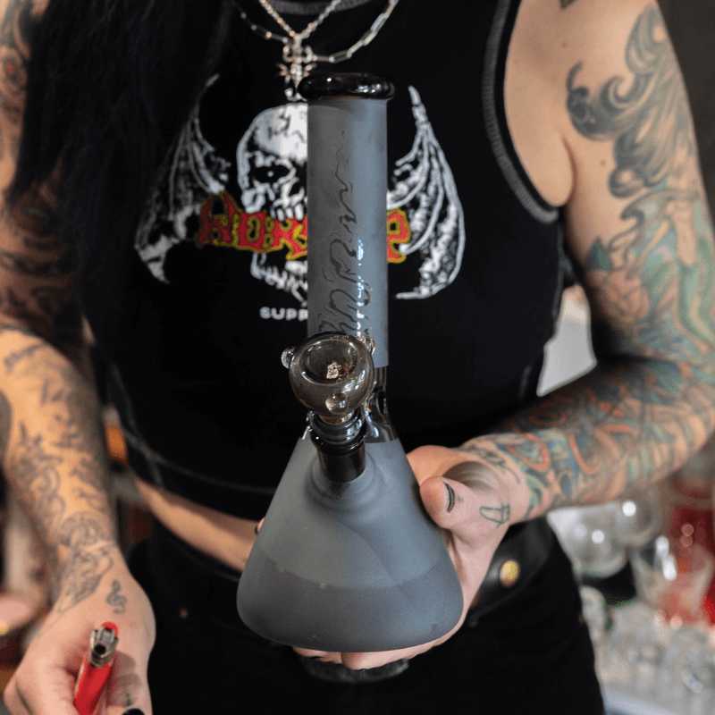 Bud Beaker Bong 25cm - Matte Black – Glass Bongs Australia