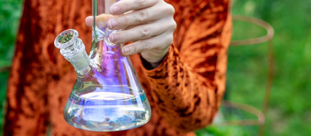 How Much Water In A Bong? – Glass Bongs Australia