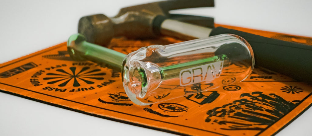 Mastering The Art Of The Weed Bubbler Bong – Glass Bongs Australia