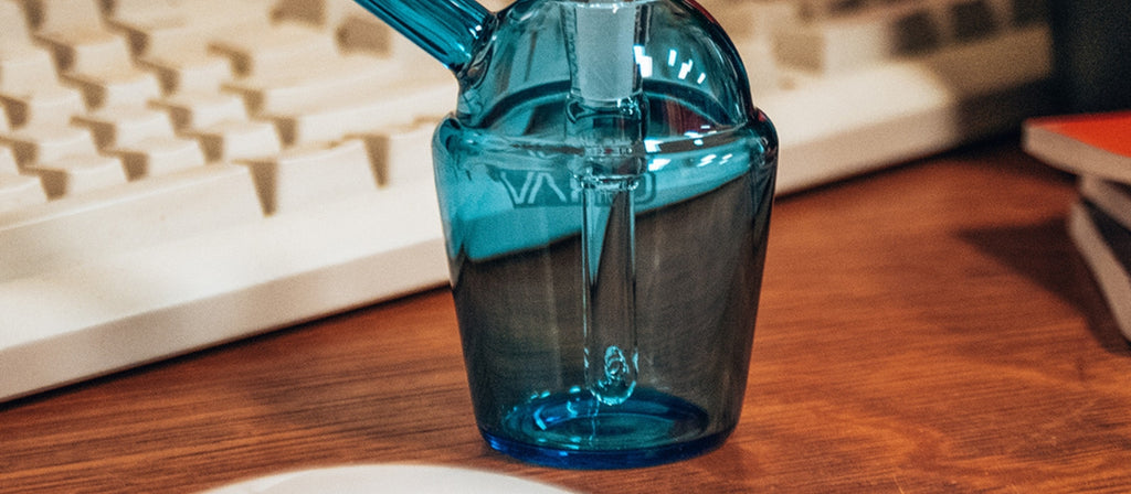 Mastering The Art Of The Weed Bubbler Bong – Glass Bongs Australia