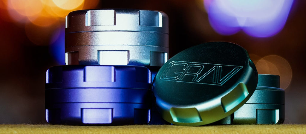 How To Use A Weed Grinder: The Beginner's Guide – Glass Bongs Australia