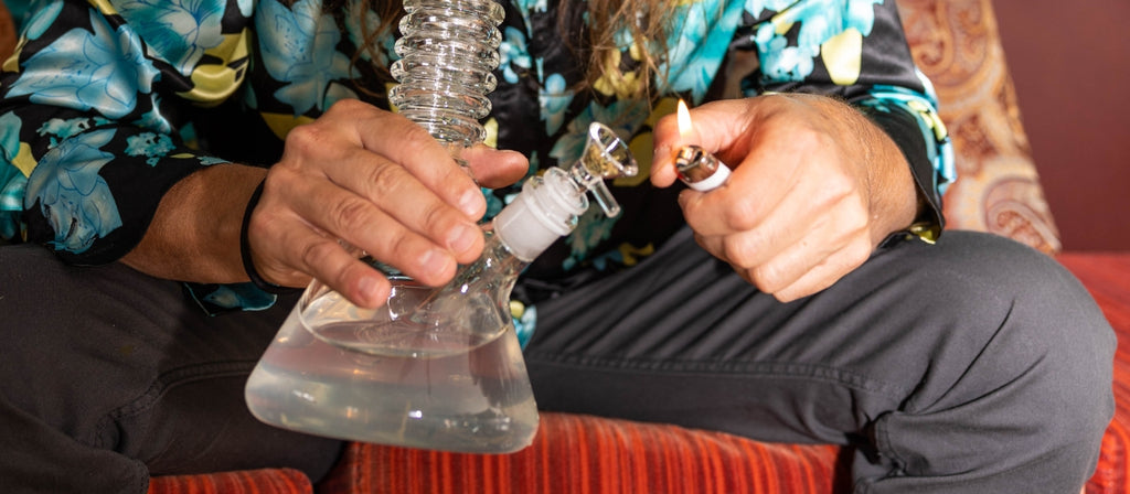 How Much Water In A Bong? – Glass Bongs Australia