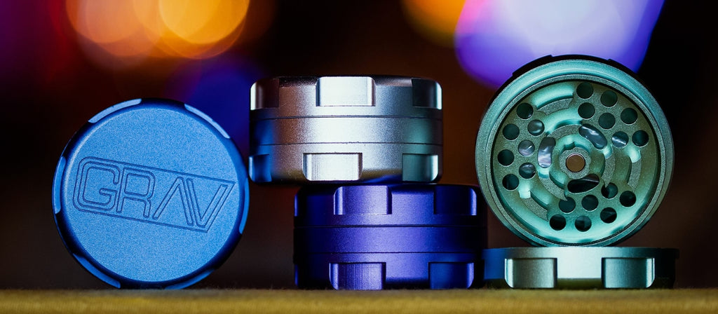 How To Use A Weed Grinder: The Beginner's Guide – Glass Bongs Australia